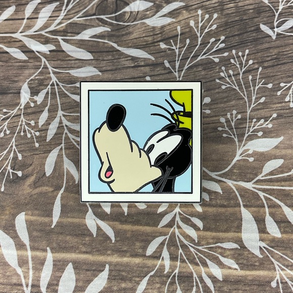 Disney | Accessories | Goofy Photo Frame Disney Parks Pin | Poshmark